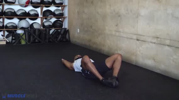 Frog Sit Up Übungsanleitung - Abdominals Training | MuscleWiki